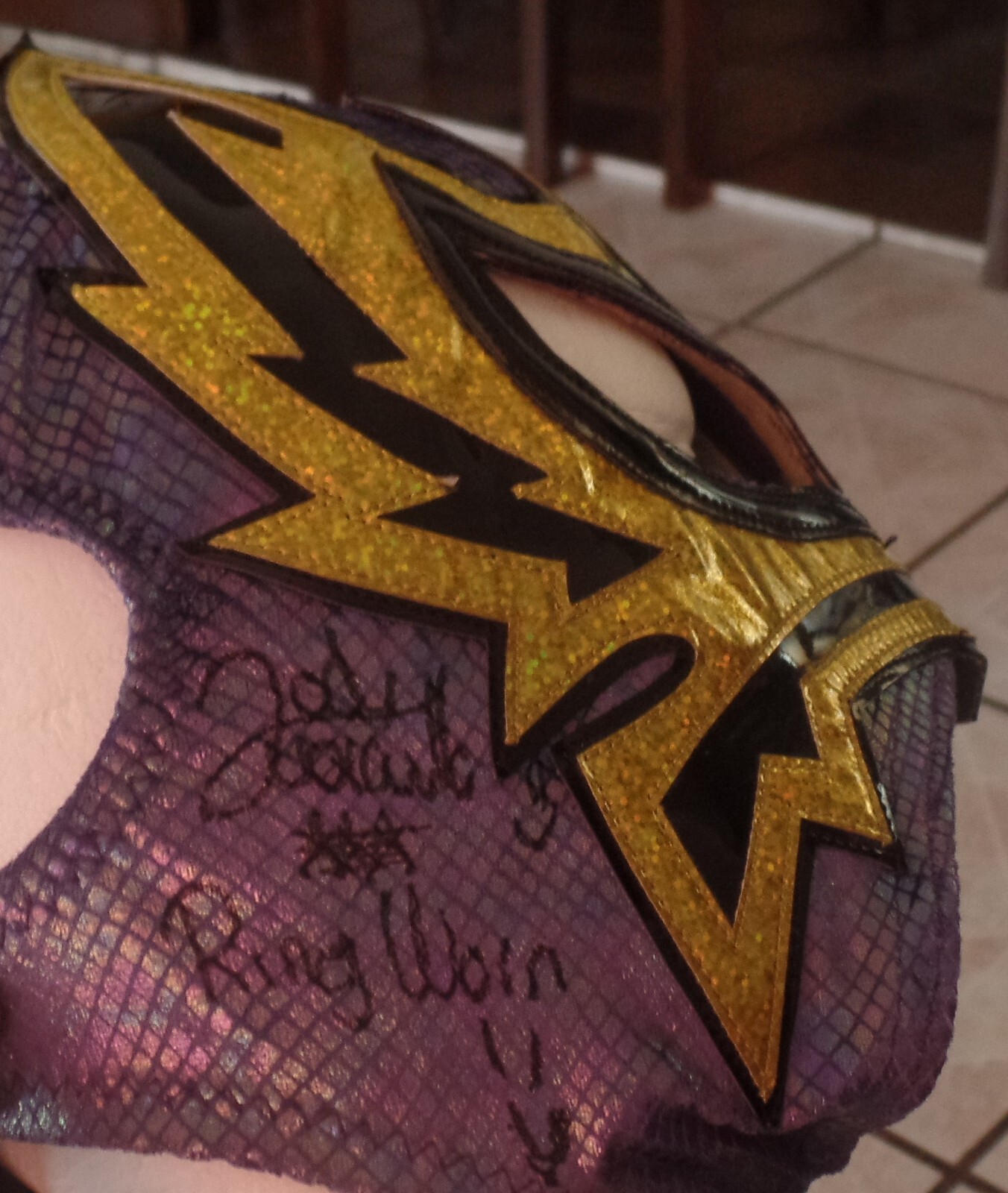 LADY MARAVILLA SIGNED AUTO'D RING WORN MASK BAS COA LUCHA LIBRE LAS ...