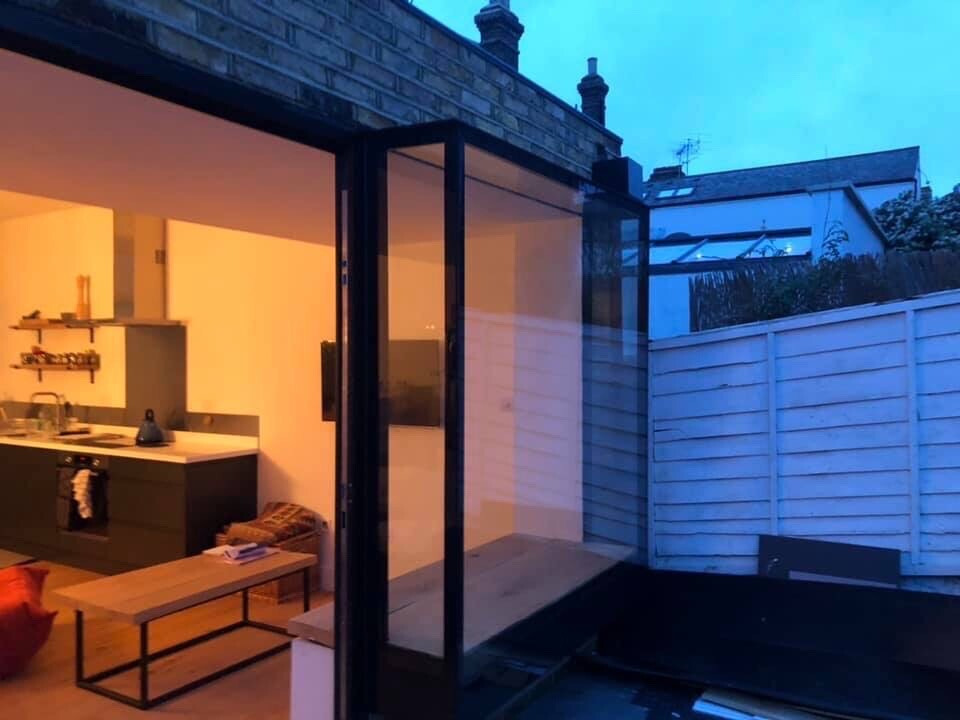 Fully Fitted- Oriel Window | Glass Box Seat | Modern Frameless Glass ...