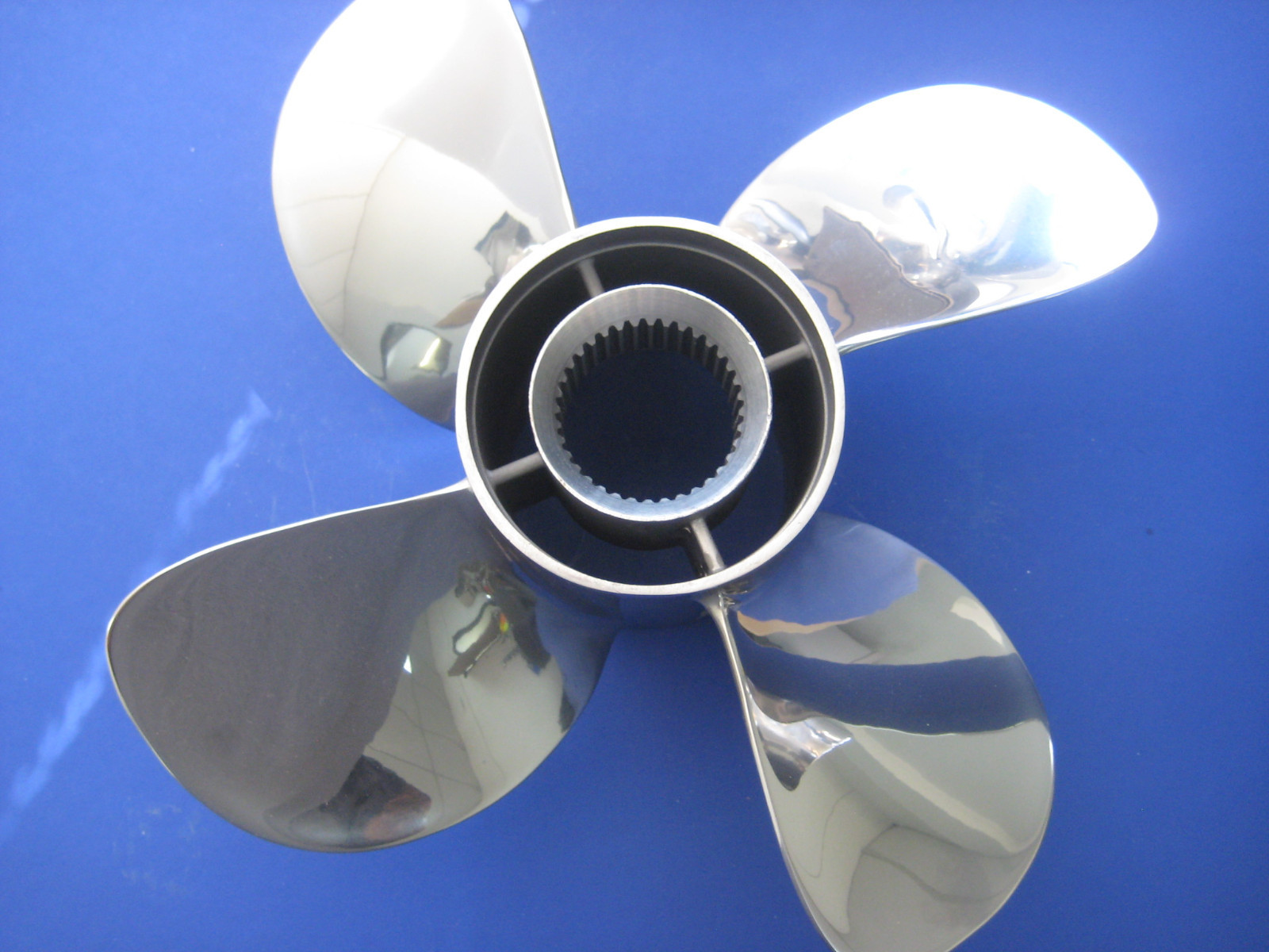 Bravo Three Propellers for Bravo Sterndrive by Signature Propellers 28P ...