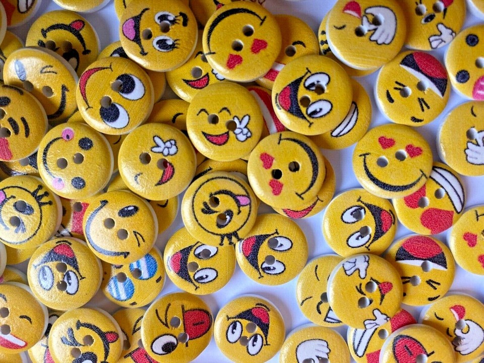15mm Buttons Wooden Smiley Faces Childrens Sewing Scrapbooking Cards ...