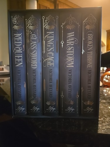 LITJOY RED QUEEN SIGNED EDITION EXCLUSIVE SOLD OUT LIMITED EDITION ...