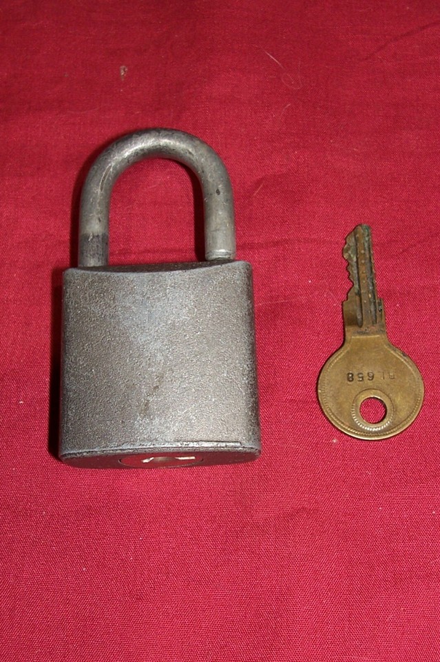 Old Elgin Padlock Vintage Lock Collector Collectible Chest Hasp Box ...