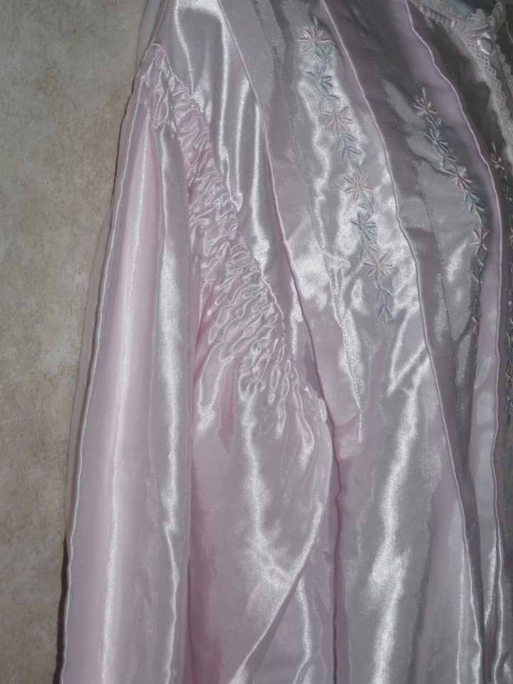 Komar pink flannel back satin embroider pleated long night gown size M ...