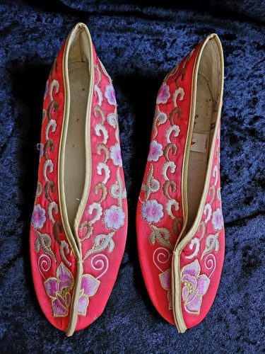 Asian Vintage Chinese Red Satin Embroidered Slippers Shoes Flats Size 8 ...