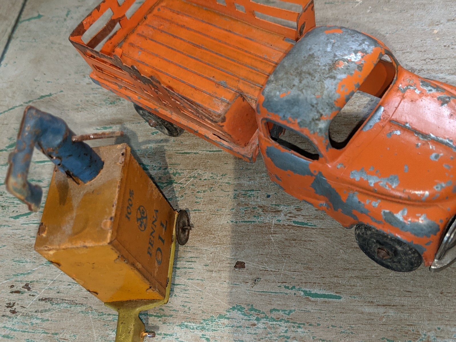 MARX Sunny Side Service Station, Truck Tin Litho Pressed Metal, Lights ...