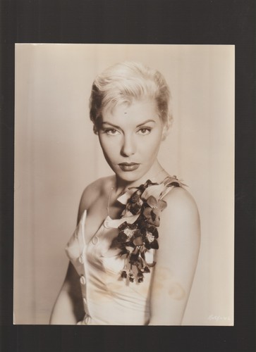 7X9 B&W PHOTO OF-CLOSE UP- ROSANNA RORY | eBay