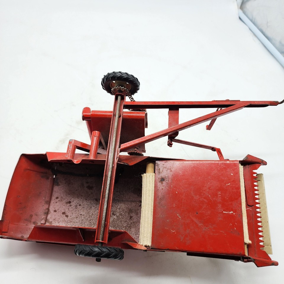 Vintage Tru-Scale Combine Metal Farm Toy Pressed Steel Red 1/16 Read ...