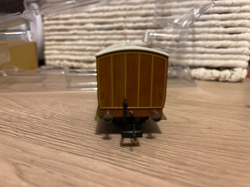 Hornby Railways R40060 GNR 4 Wheel Brake Baggage Coach No836 - 00 Gauge ...