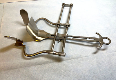 Retractors - Center Blades