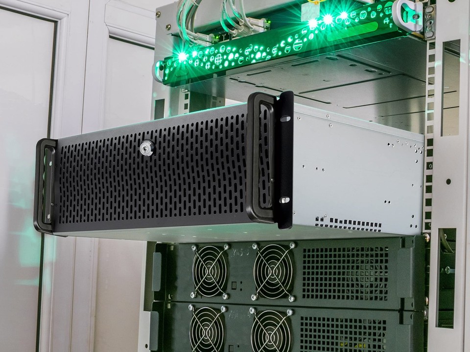 Rosewill 4U Server Chassis 11 Bay Server Case 8X 3.5 + 3X 5.25 HDD, ATX ...