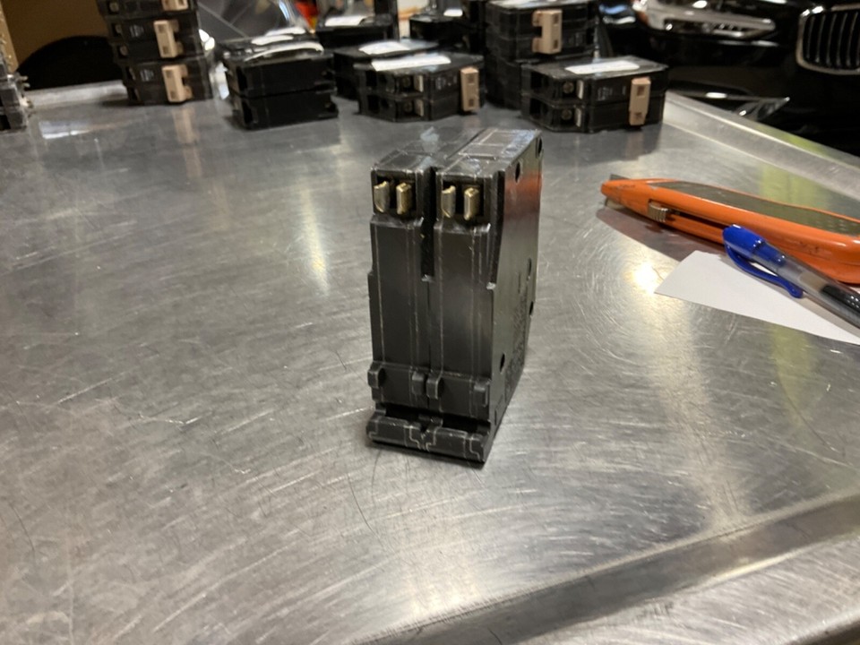 Eaton Cutler Hammer 20Amp 2Pole Circuit Breaker CHF220 USED cracked | eBay