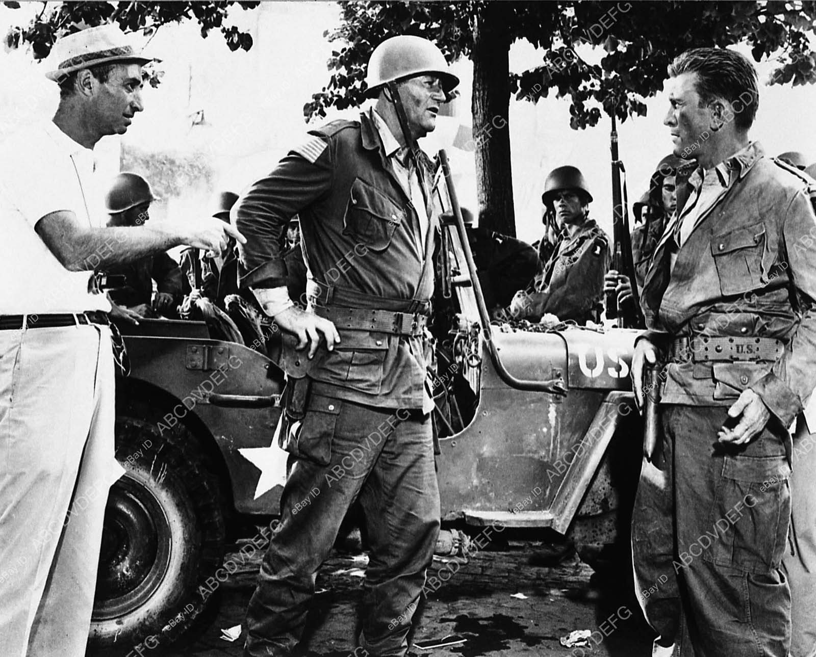 3197-016 director Melville Shavelson John Wayne Kirk Douglas film Cast ...