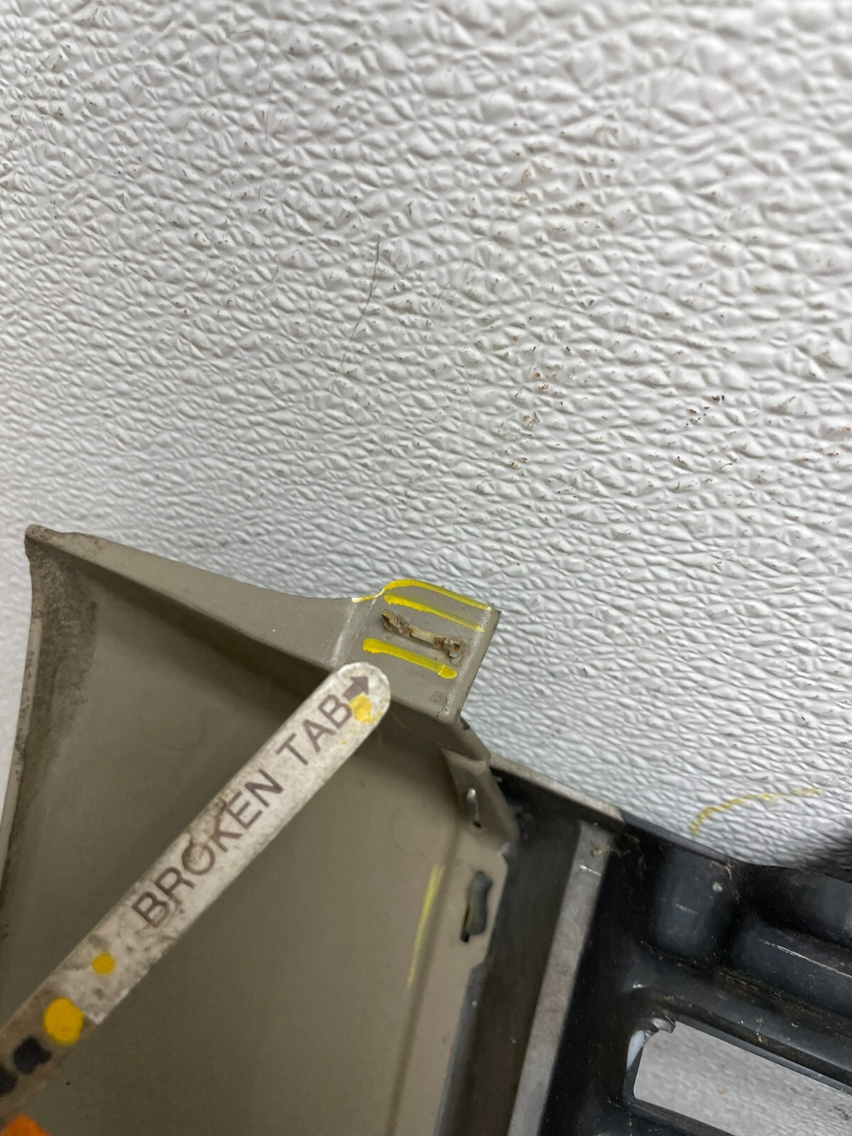 2002-2009 GMC Envoy Front Grill Grille Genuine OEM 15149538 Paint Code ...