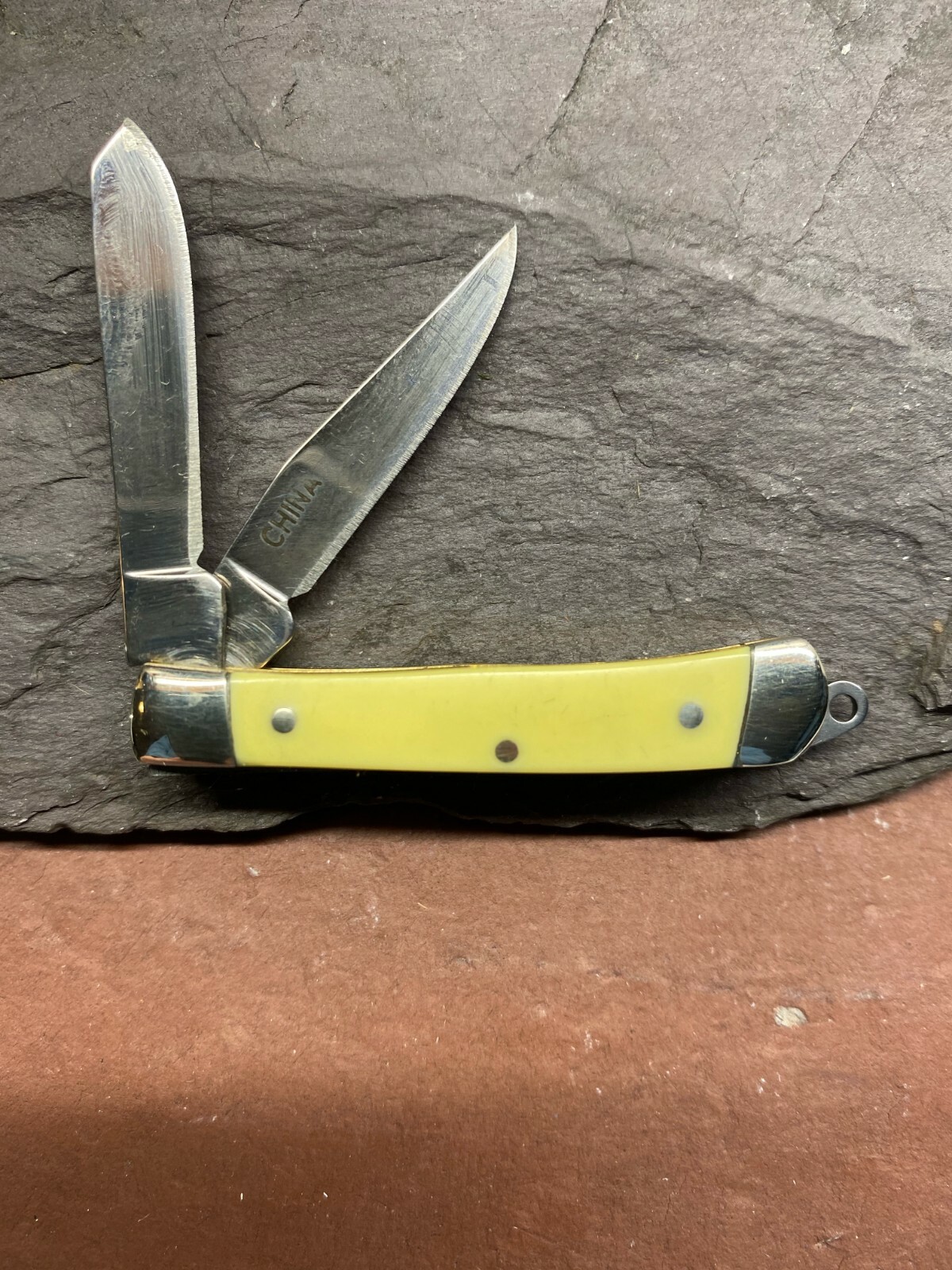 RR804 Rough Ryder Tiny Trapper Rough Rider 2" closed Synthetic Yellow ...