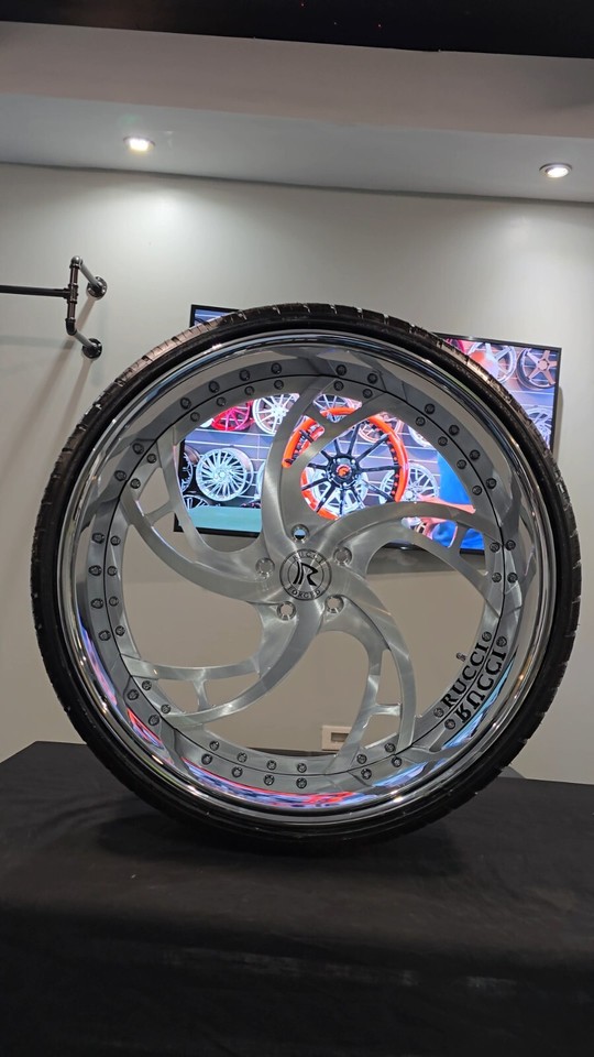 24 Inch Rucci Banks Bushed Chrome Wheels Rims 24x10 255/25Z24 Lexani ...