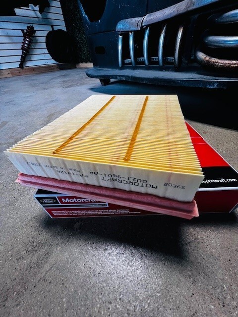 (1) OEM Genuine Motorcraft Ford Air Filter FA1912A - same as dealership ...