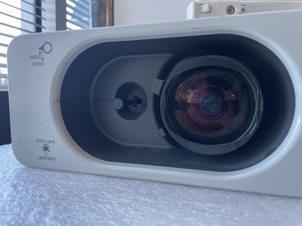 PANASONIC PT-FW430 PROJECTOR, SEE LAMP LIGHT PHOTOS | eBay