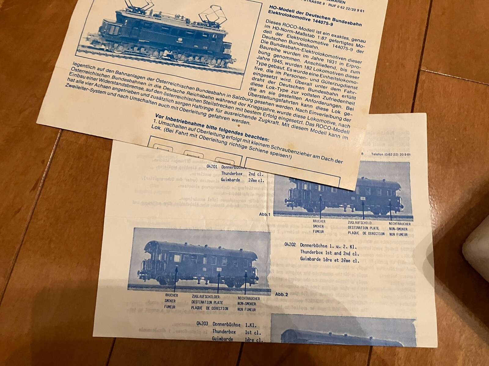 Vintage+ROCO+HO+Train+Set+4026+BR144+loco+4+cars+-+colectors+item+looks ...