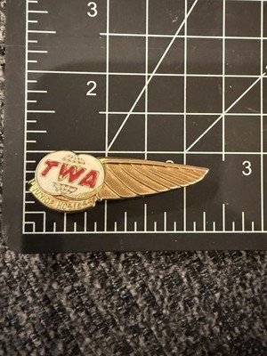 VINTAGE GOLD TONE Metal TWA TRANS WORLD AIRLINES JUNIOR HOSTESS WING ...
