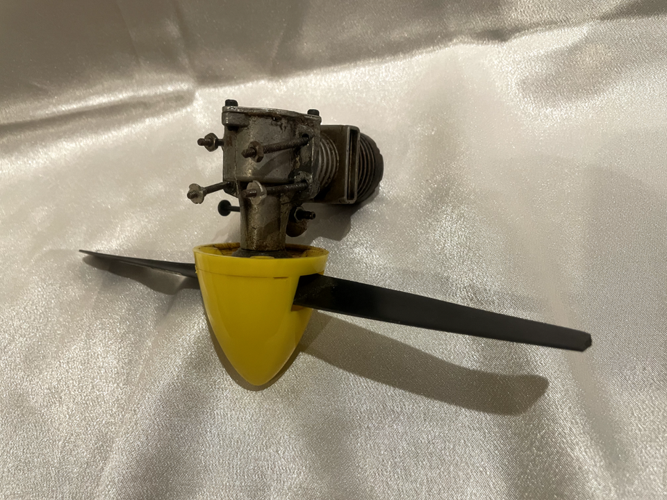 VINTAGE Fox .35 Stunt Engine. Propeller, spinner, and Mounting Hardware ...
