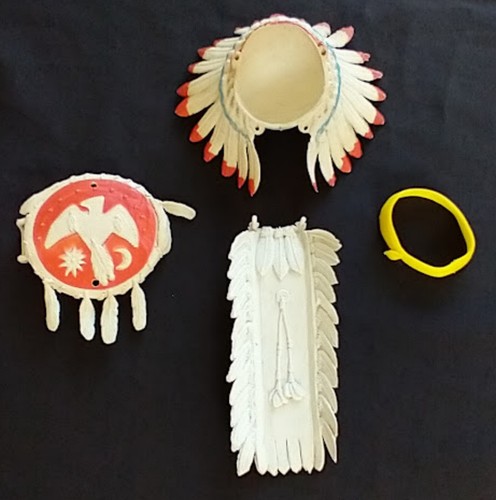 Marx Johnny West JWA Chief Cherokee Red White Shield Headdress Geronimo ...