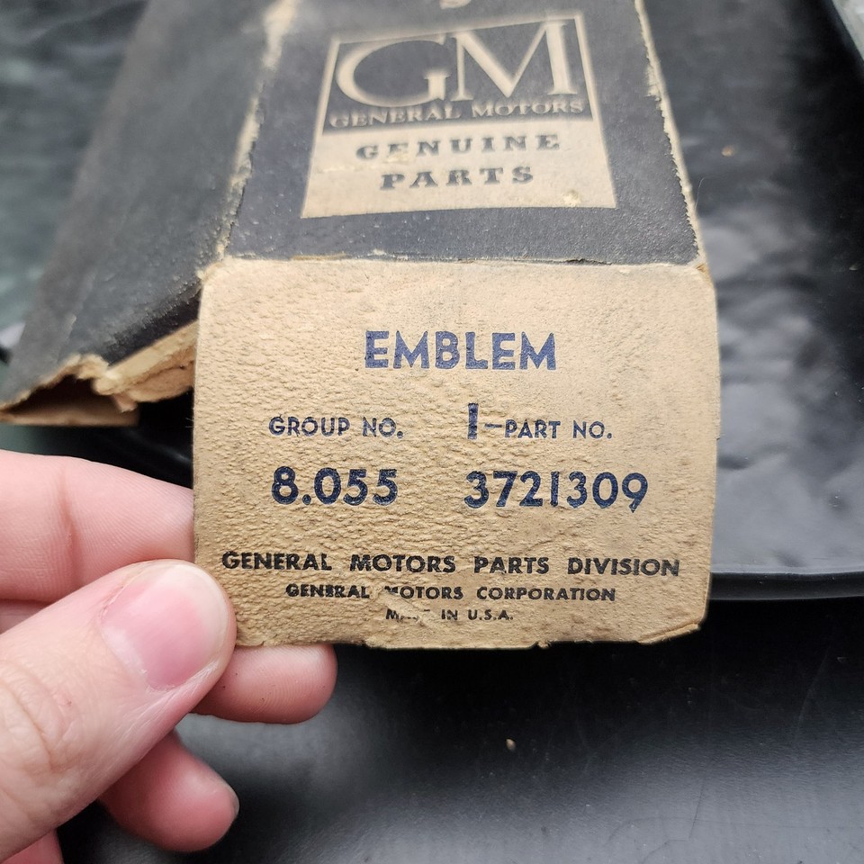 1956-58 Chevy Bel Air Impala NOS V8 Hood Emblem Crest 3721309 📦 | eBay