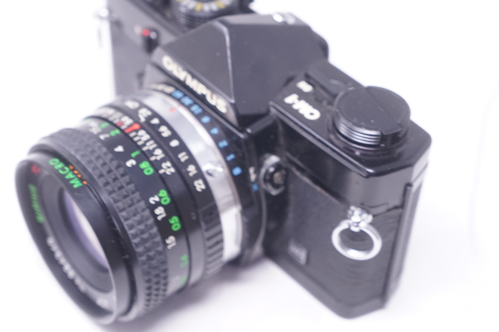 Olympus OM1 N 35mm SLR Film Camera with Sirius 28mm prime lens (black ...