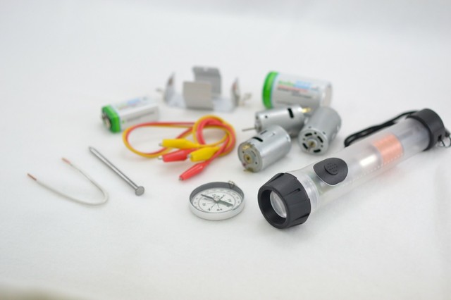 Shake Light 40 Rechargeable Flashlight Clear Medium Outdoor Recreation ...