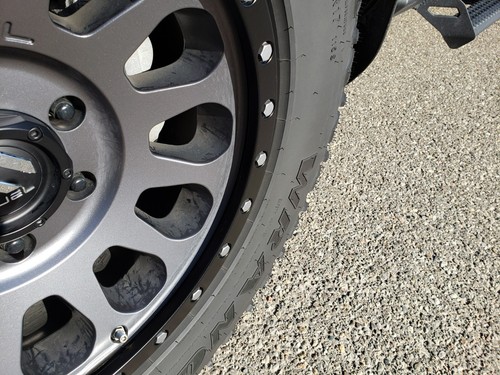 17" Fuel Vector D601 Wheels for Toyota FJ Tacoma Nissan GMC Chevrolet ...