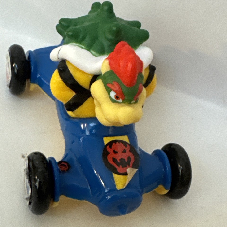 JAKKS Pacific Mario Kart (2)Yoshi Mach 8 Race Car + Mario + Bowser ...