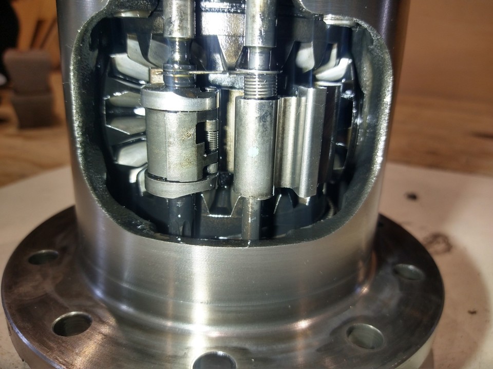 84554713 GM Rear Differential Carrier Limited Slip | eBay