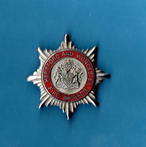 HEREFORD & WORCESTER FIRE BRIGADE CAP BADGE | eBay UK