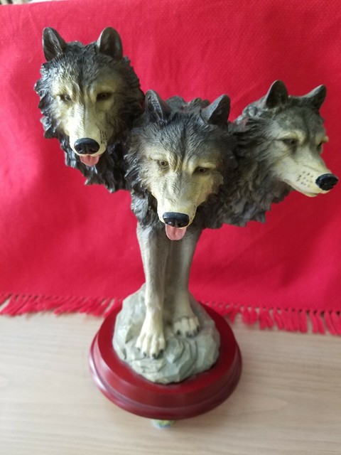 Three Headed Wolf Figurine issue by Classic Wildlife Collection | eBay
