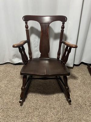 1900-1950 - Antique Rocking Chairs