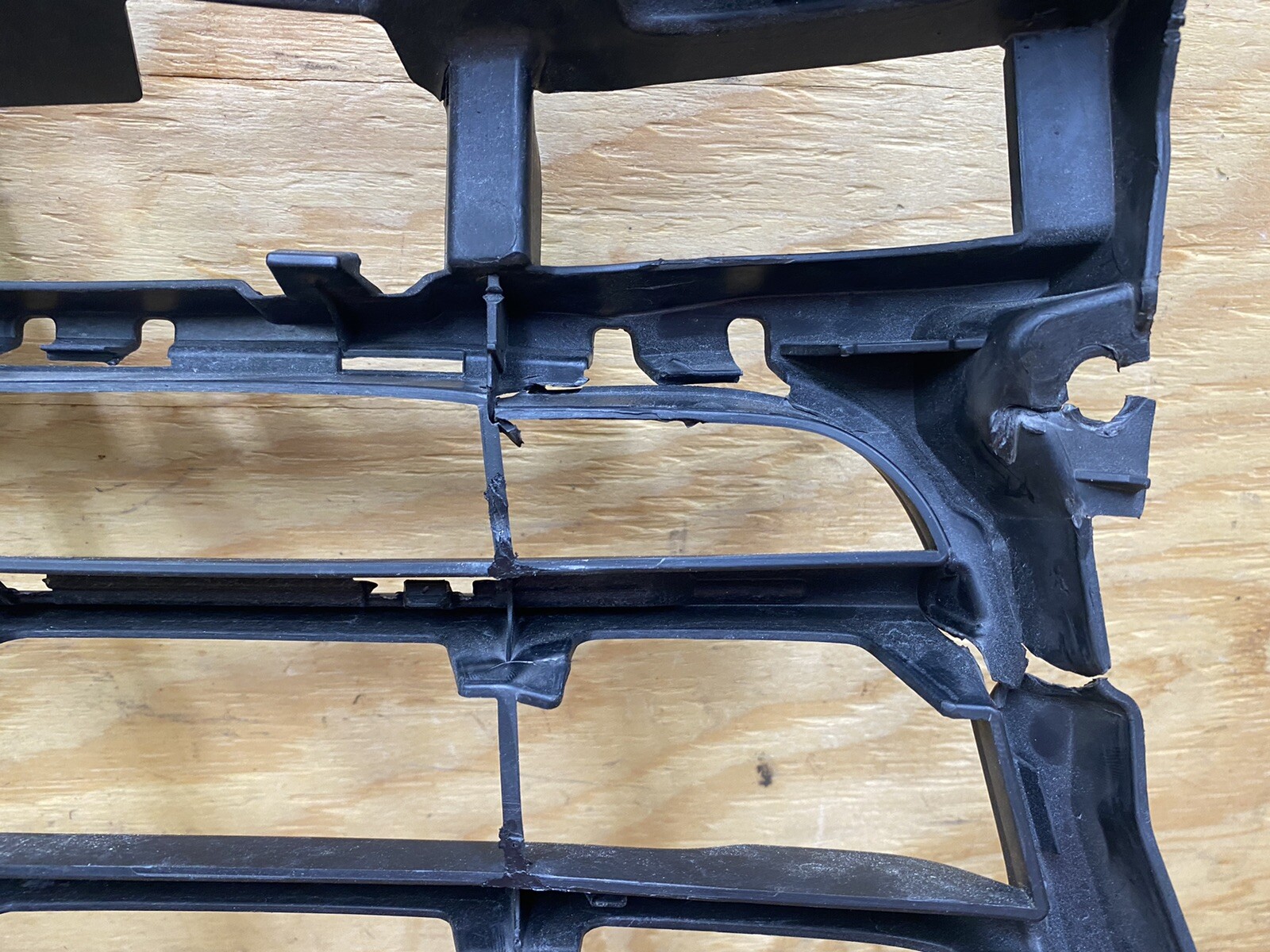 2019 2020 2021 PORSCHE CAYENNE FRONT UPPER CENTER GRILLE OEM 9Y0807683P ...