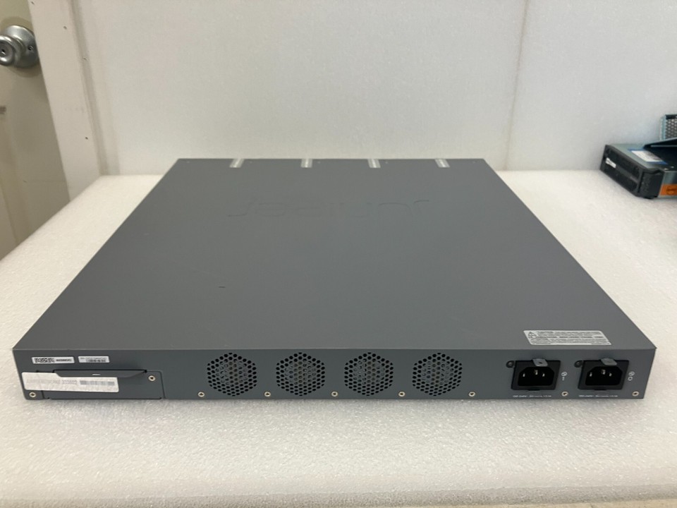 Juniper SRX345-SYS-JB-2AC 8x GE RJ45 & 8x GE SFP FireWall Service ...