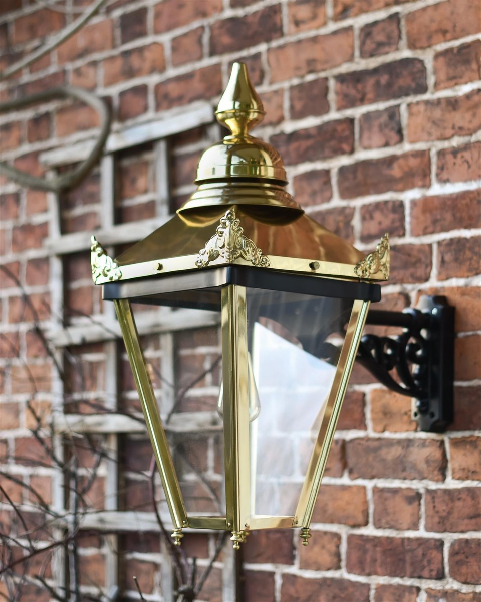 Outdoor Bracket Lantern