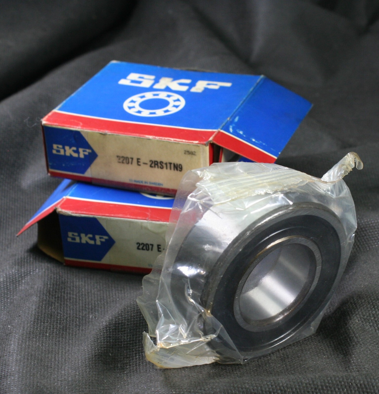 One (1) SKF 2207 E 2RS1TN9 Self Aligning Bearing 35 MM ID Sweden NEW | eBay