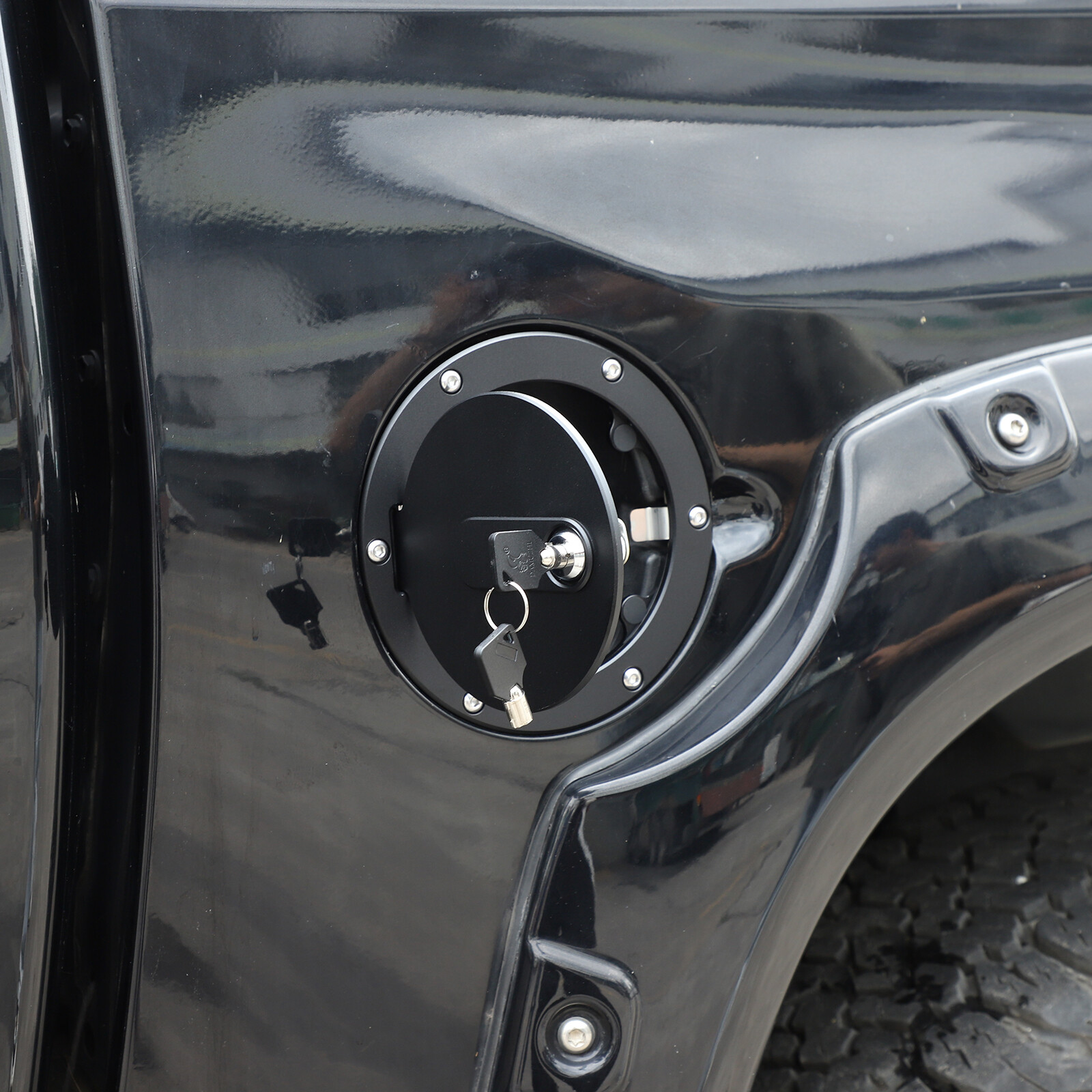 Aluminum Alloy Gas Fuel Cap Door Cover w/ Key Lock For Toyota Tundra ...