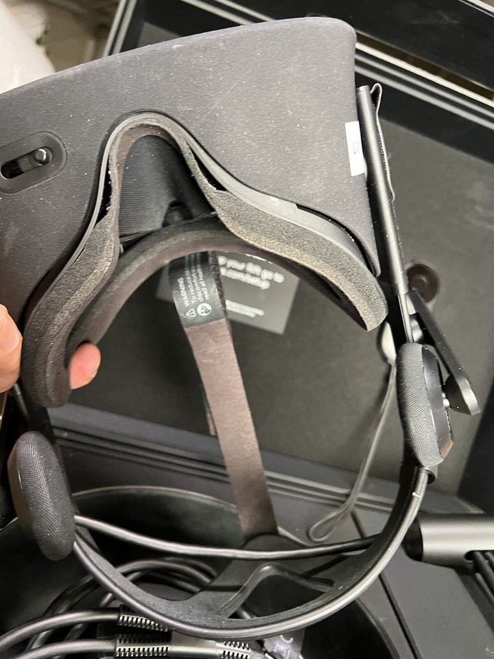 Meta Oculus Rift CV1 Virtual Reality Headset w/ Oculus Controllers | eBay