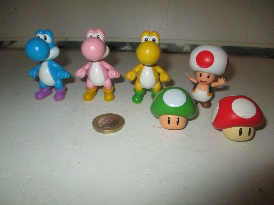 Nintendo Mario 4 Kart Pull-Back Racer Bundle plus 10 Mario & Friends ...