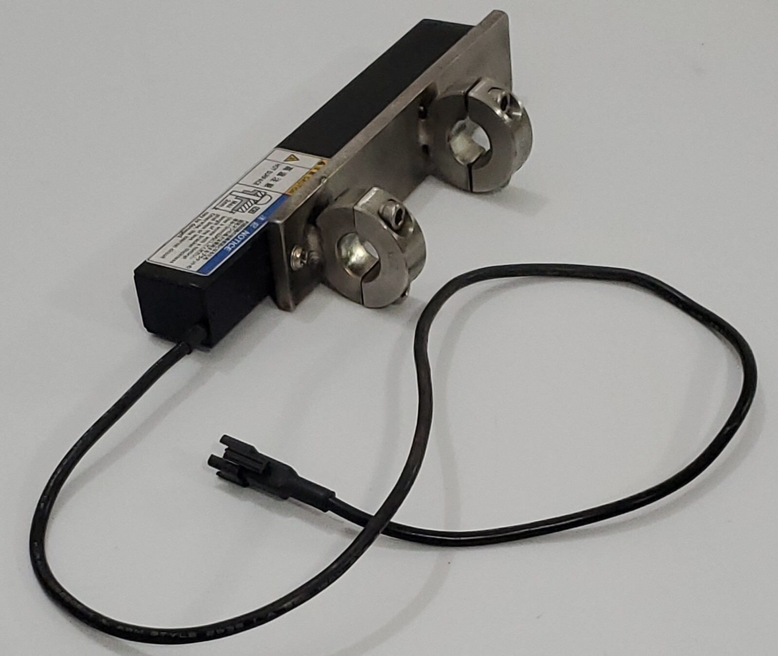 *PREOWNED* Keyence CA-DBW13 LED Bar White Light 132mm 12V 7.3 Watt ...