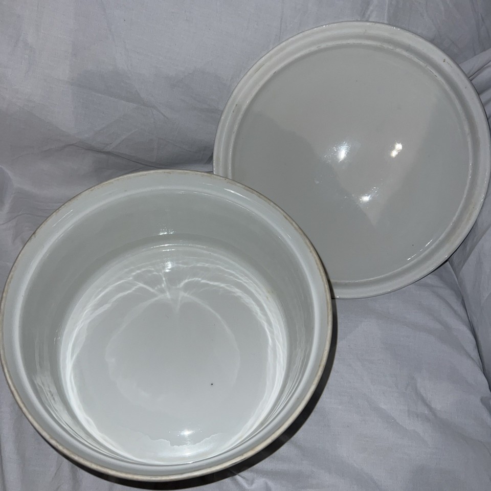 Vtg Apilco France Ribbed Porcelain Covered Casserole Dish Lid Round ...