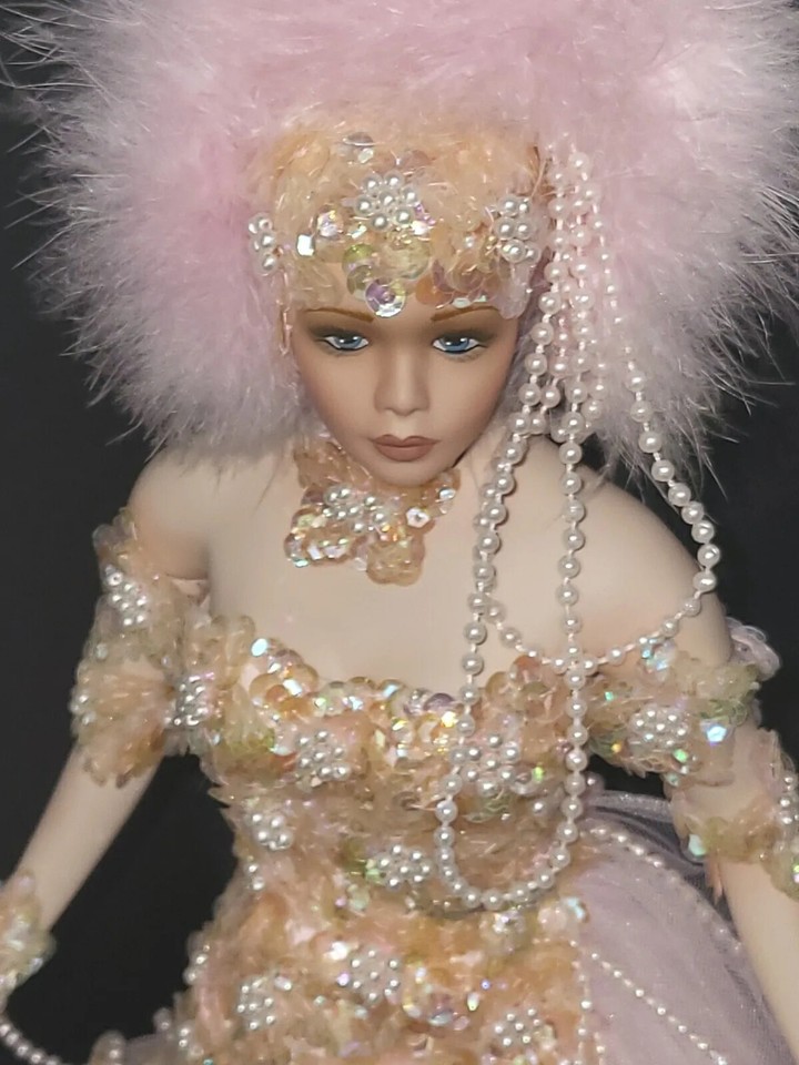 RARE " VEGAS " SHOW GIRL By RUSTIE. TORY Award 18" Porcelain Doll. MINT ...