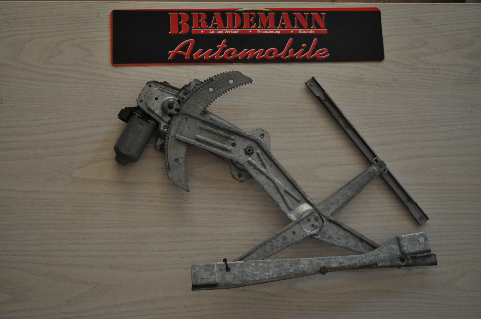 Alfa Romeo 916 GTV Spider Genuine Crank Window Regulator Left 60667937 ...