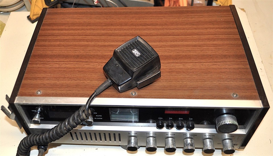 REALISTIC MODEL TRC-55 CB BASE STATION WORKS GOOD BUT LIGHTS NEED ...