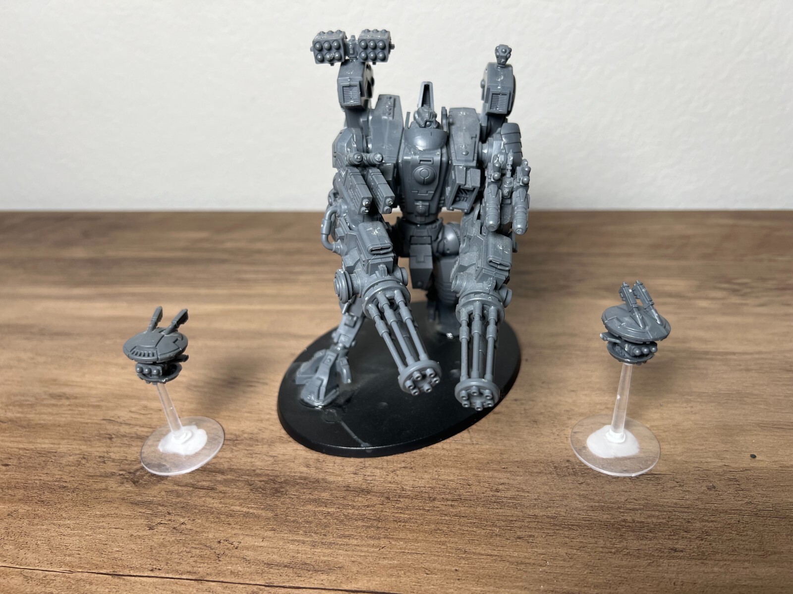Warhammer 40k Tau XV104 Riptide Battlesuit 689991762830| eBay