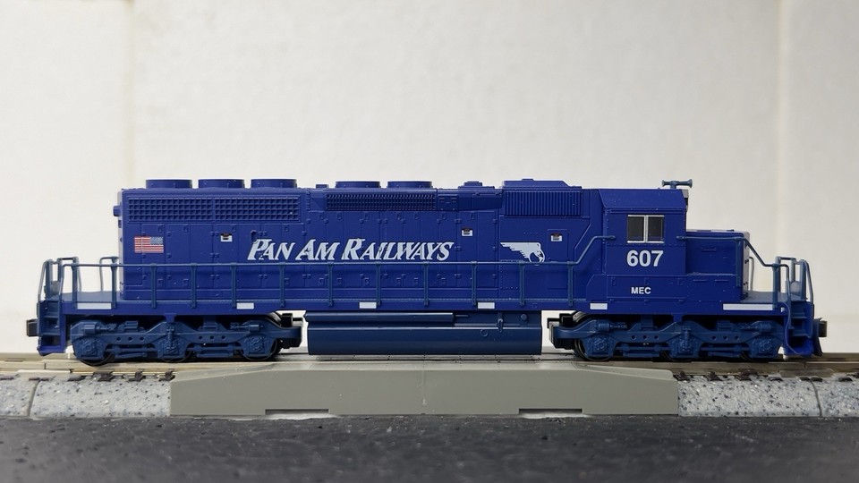 KATO N Scale SD40-2 Diesel Locomotive Early With Dynamic Brake Pan Am ...
