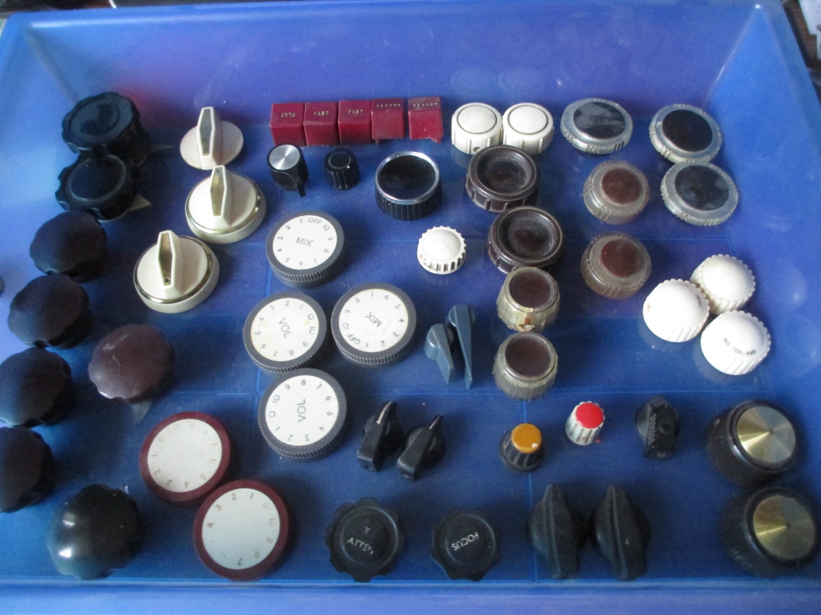 VINTAGE KNOBS FOR RECORD PLAYERS, AMPLIFIERS, RADIOS.ETC. 1960's. 1 ...