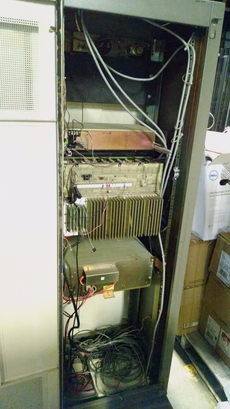 GE Ericsson Mastr II VHF High Power Repeater Base Station With V Series ...